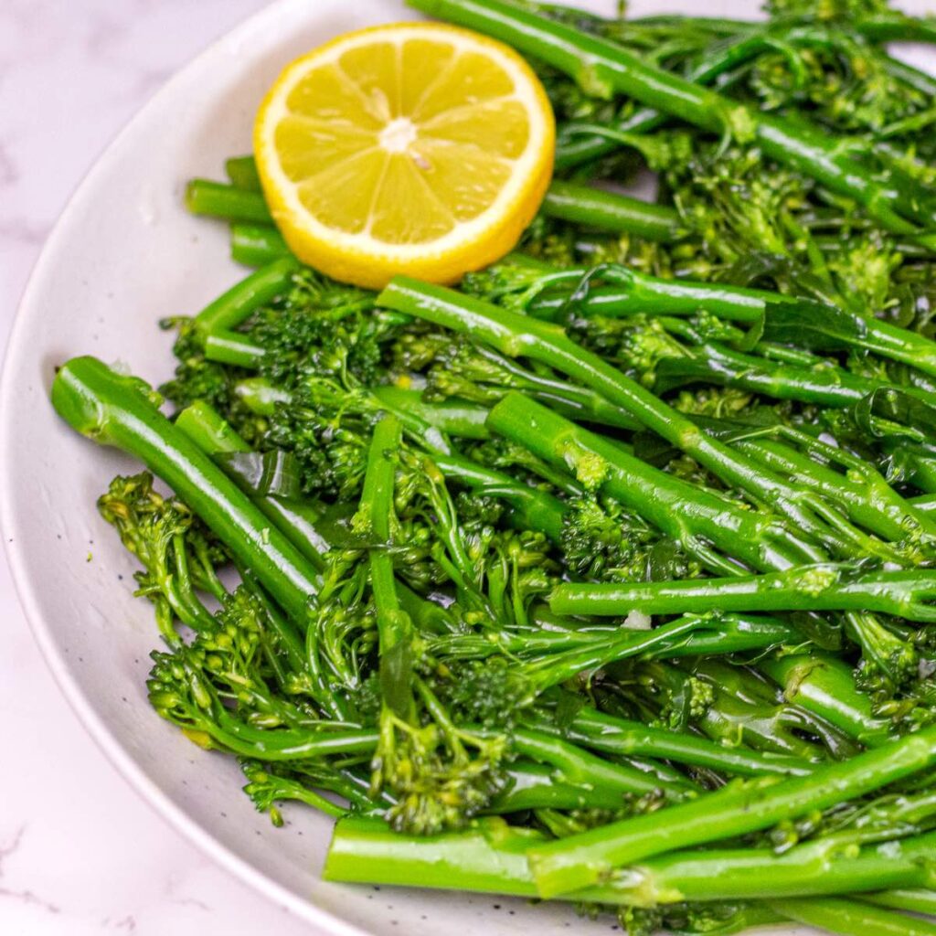 Quick Steamed Broccoletti with Garlic (Broccolini or Baby Broccoli) - Nena's Wellness Corner