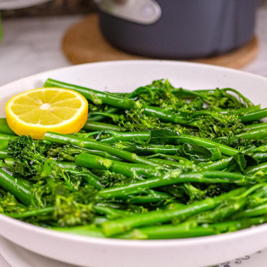 Quick Steamed Broccoletti with Garlic (Broccolini or Baby Broccoli ...