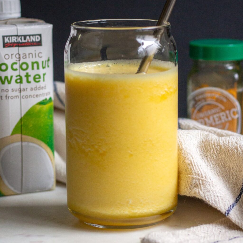 3-Ingredients Anti-Inflammatory Smoothie with Turmeric - Nena's ...